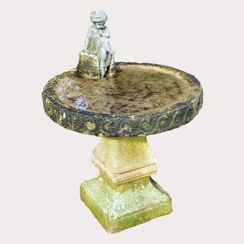 Garden Art Plus Ltd : Centrepiece Bird Bath with Lead